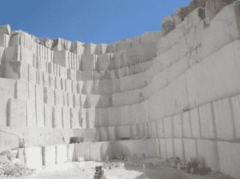 Quarry stone: Learn about the process of stone quarrying