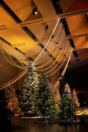 Christmas church decoration: Top 15 ideas for inspiration