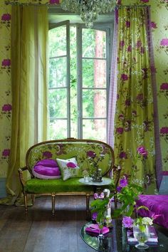 How to use chartreuse colour in your home?