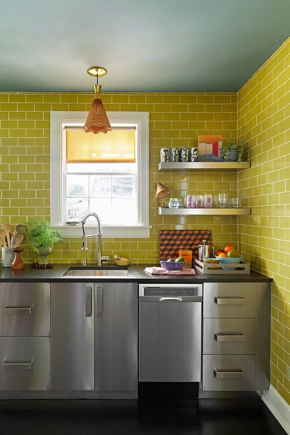 How to use chartreuse colour in your home?