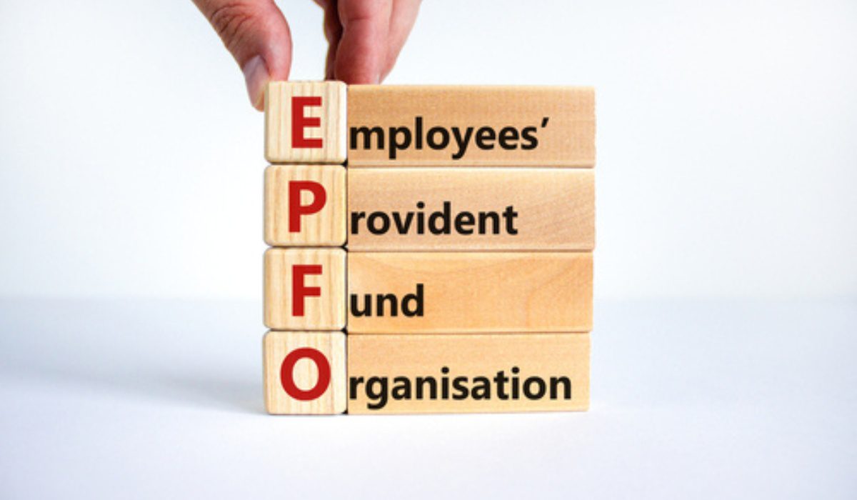 Karnataka HC revokes EPFO extension for international workers.