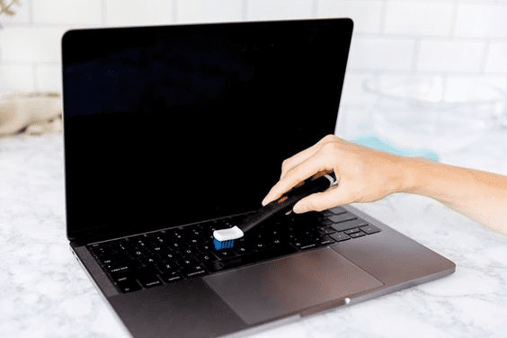 Tips and tricks for cleaning laptop screen