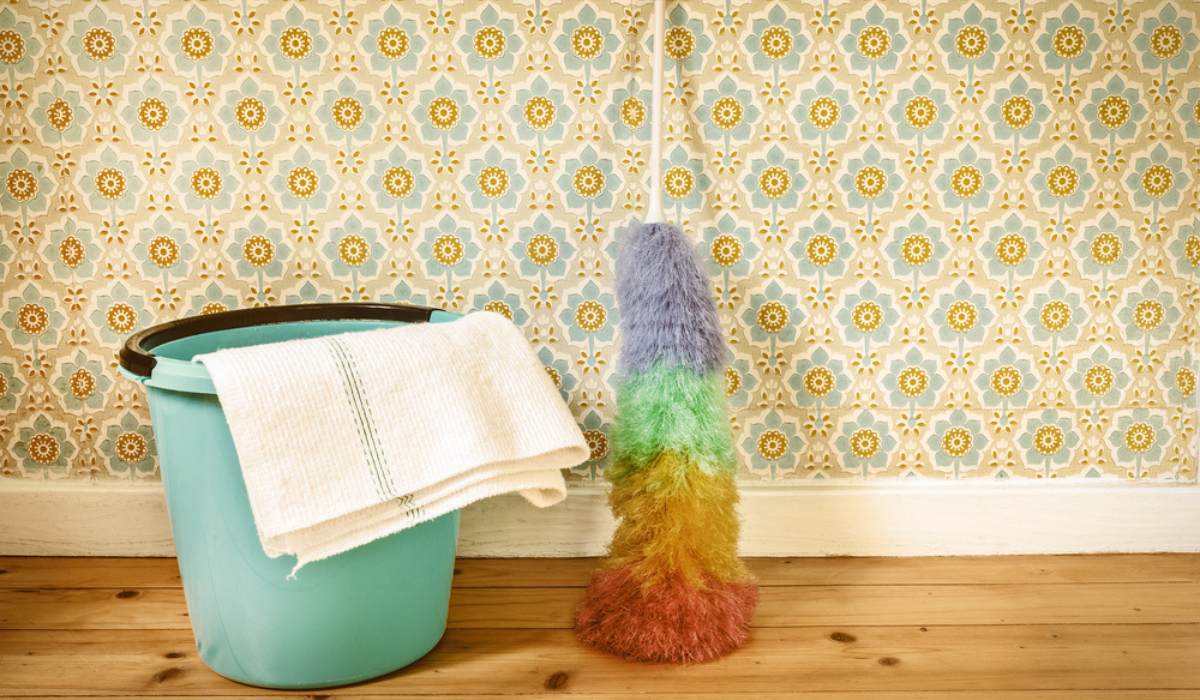 Cleaning wallpapers: Process, tips, tools, precautions
