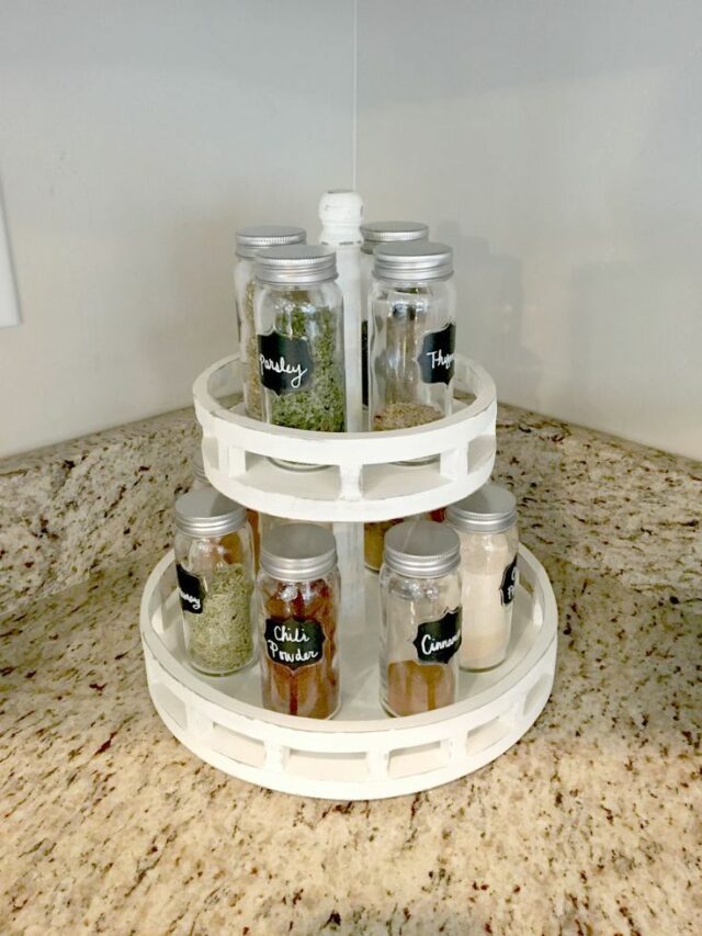 Lazy Susan: Materials, benefits, uses, types