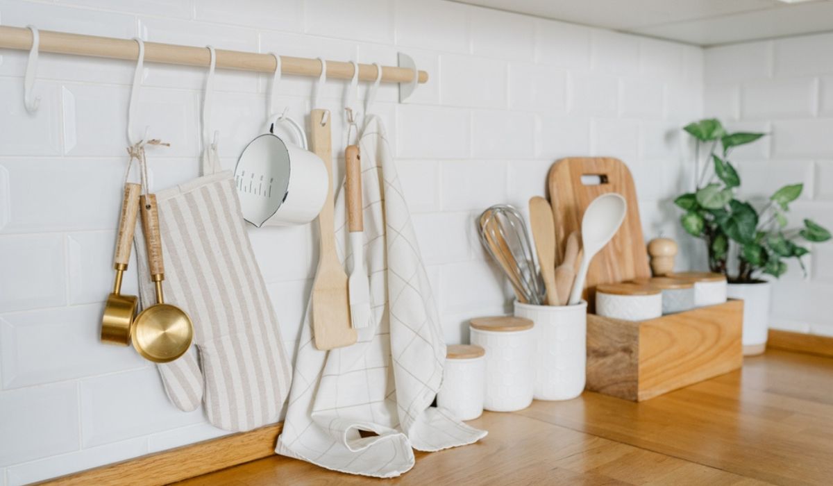 Hanging hooks: Types, installation