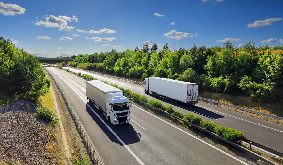 Gadkari lays foundation stones of 15 highway projects in Bhopal