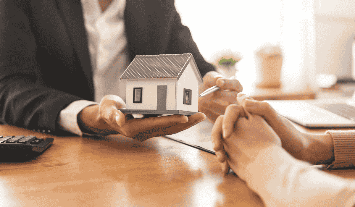How can a landlord deal with an absconding tenant?