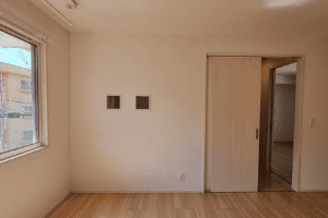 Buying warm shell vs bare shell property: How to choose?